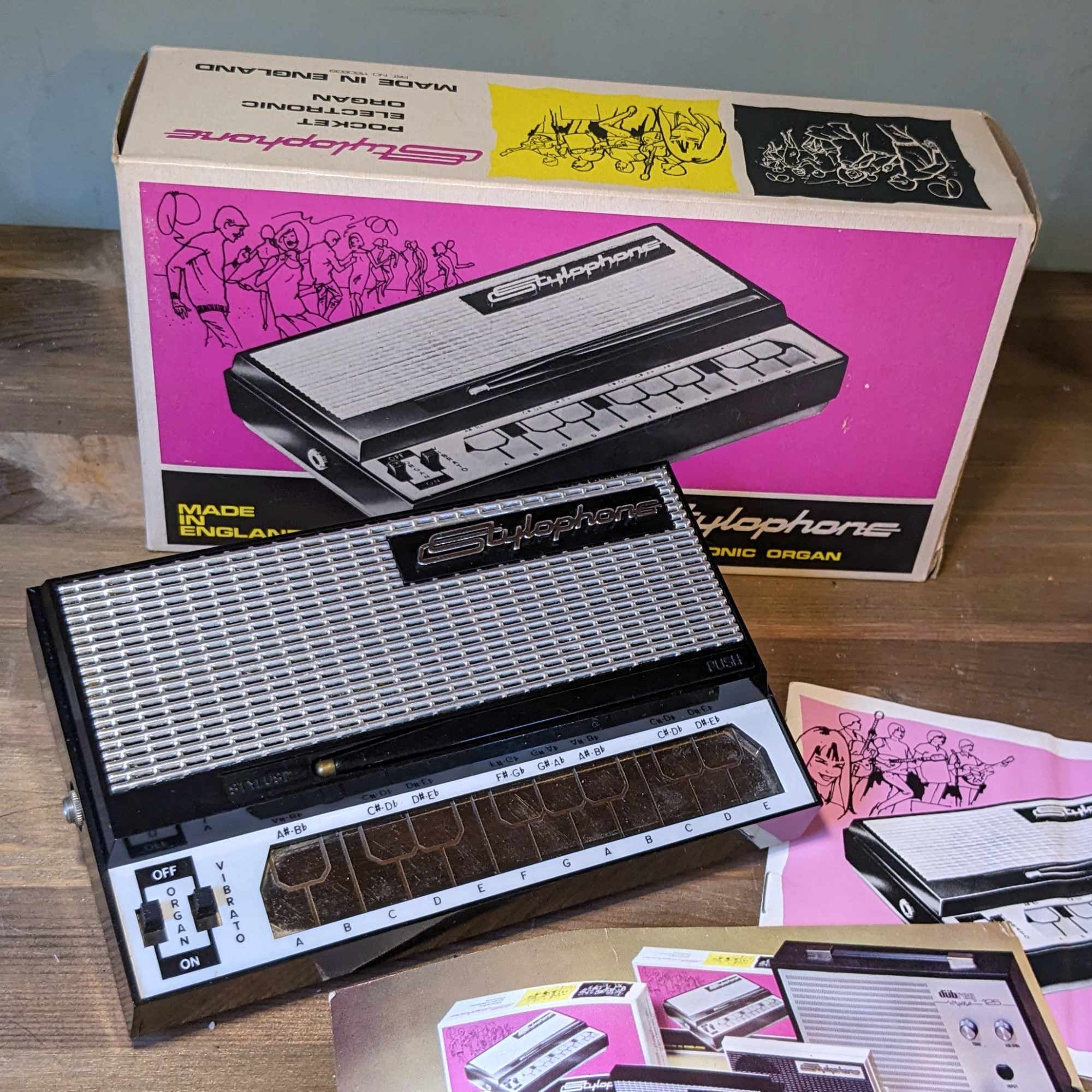 Stylophone electronic keyboard | Morbitorium